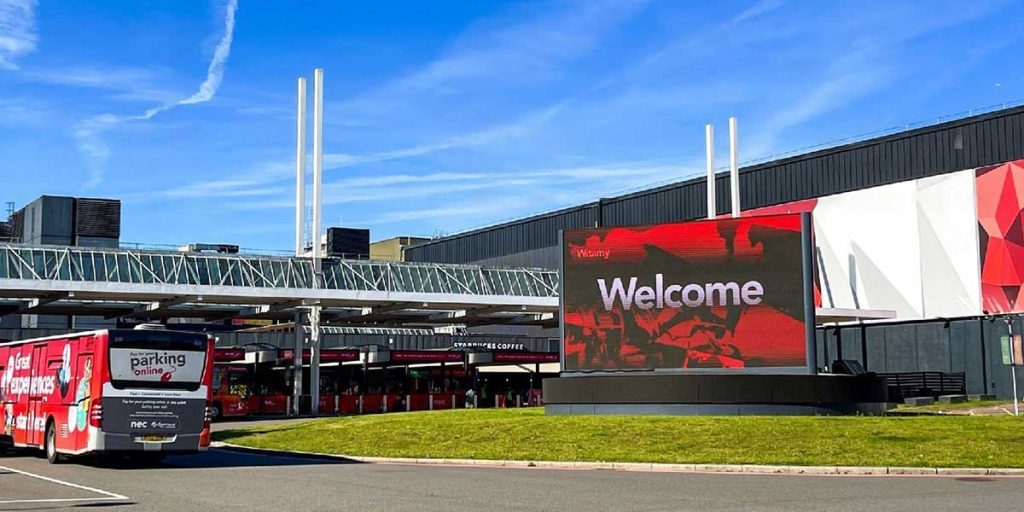 High Tech Outdoor LED Display - Echran